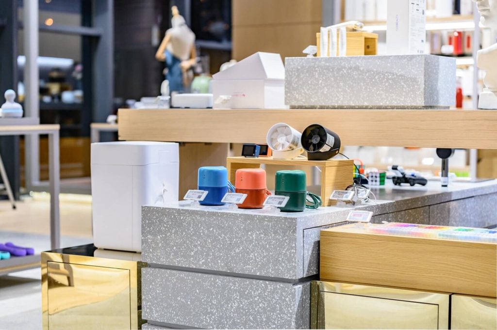 IKEA among Xiaomi stores: The largest Xiaomi + YouPin store with a ...