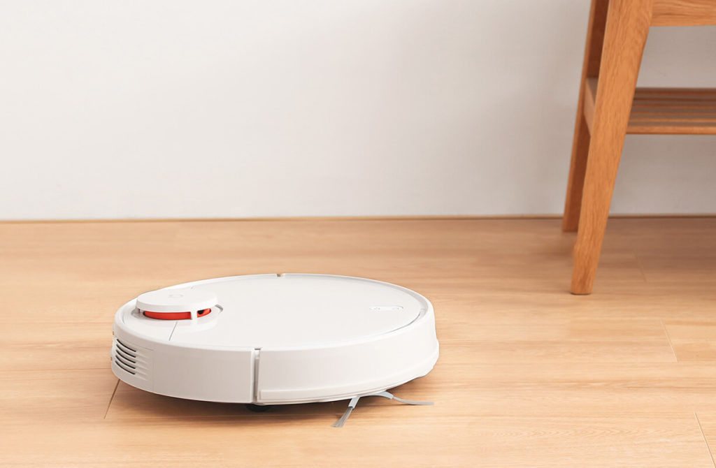 The new generation Xiaomi Mi Robot Vacuum has a mop and a great price