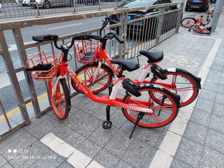Photo comparison Xiaomi Mi 10 Ultra vs Huawei P40 Pro