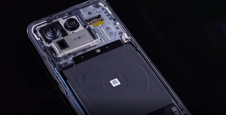 This is what it looks like inside the best Xiaomi smartphone, the Mi 11 ...