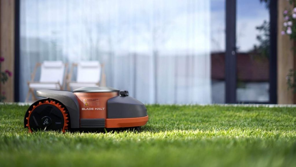 The Segway Navimow is the first robotic lawnmower from a well-known ...
