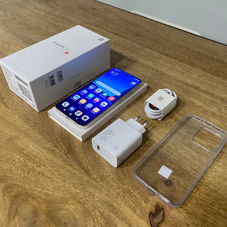Unikli detailné unboxing fotky globálnej verzie Xiaomi 13 tesne pred ...